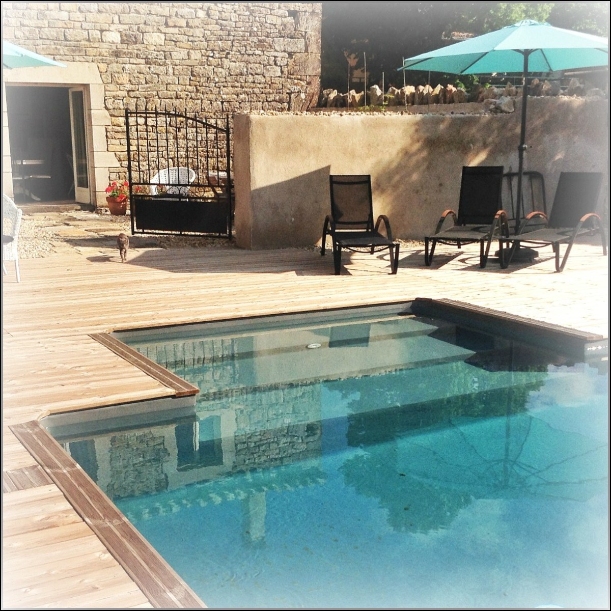 Chez Mackenzie Swimming Pool – Chez Mackenzie